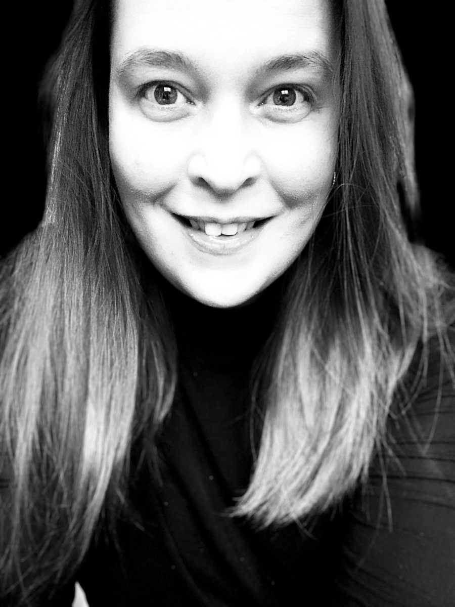 About Kelly – Kelly Lacey & Love Books Tours